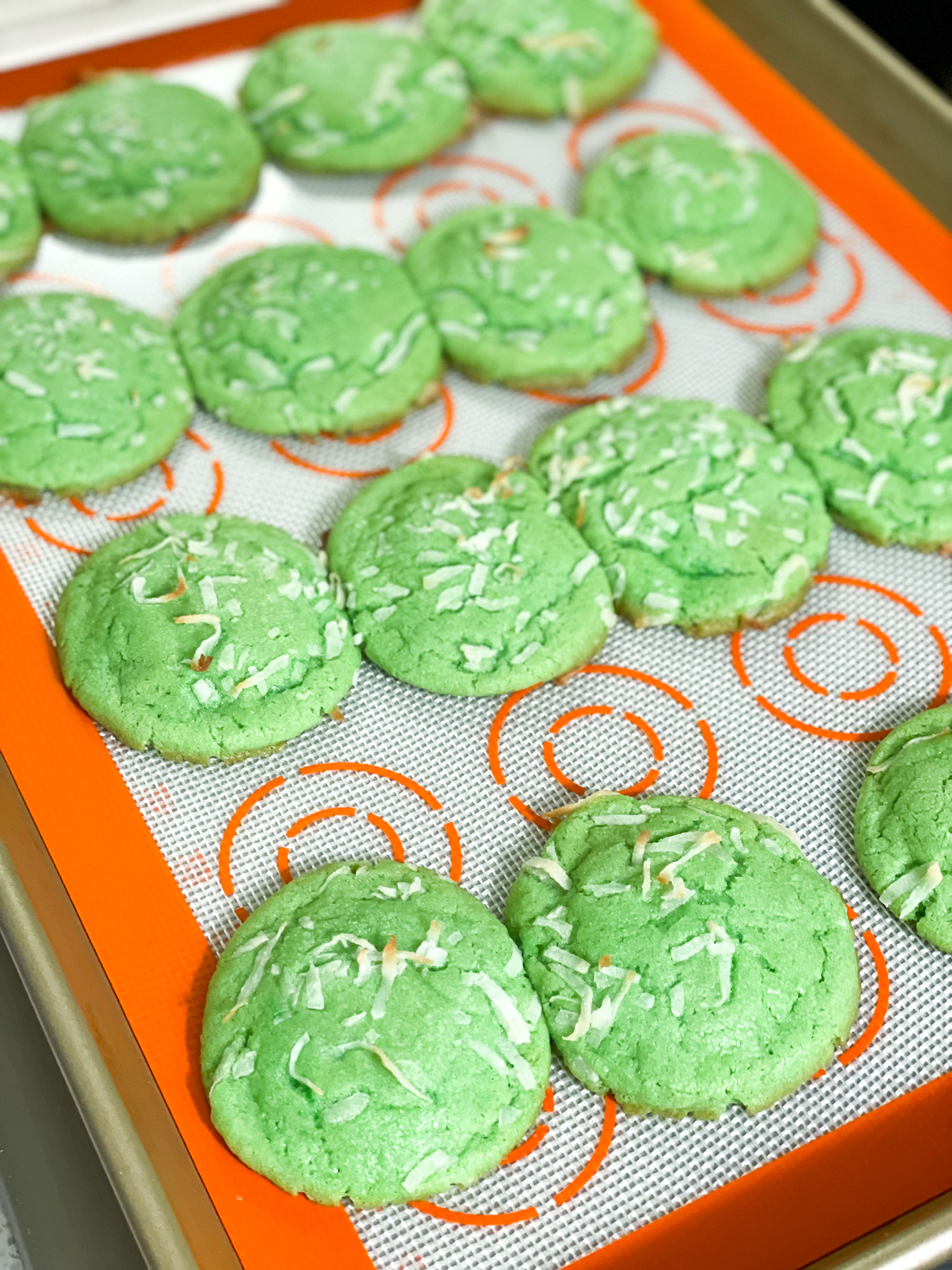 Pandan Coconut Cookies – The Broad Studio